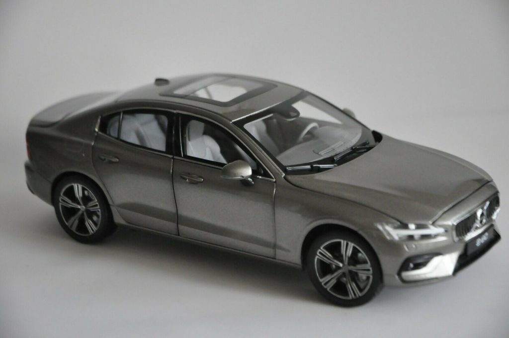 1:18 Volvo S60 2020 - Gray - SDmodelcartuning.com