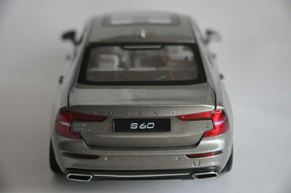 1:18 Volvo S60 2020 - Gray - SDmodelcartuning.com