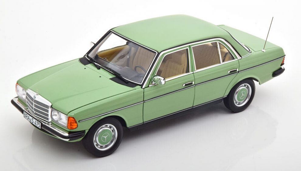 1:18 Mercedes Benz 200 1982 - Lichtgroen - SDmodelcartuning.com