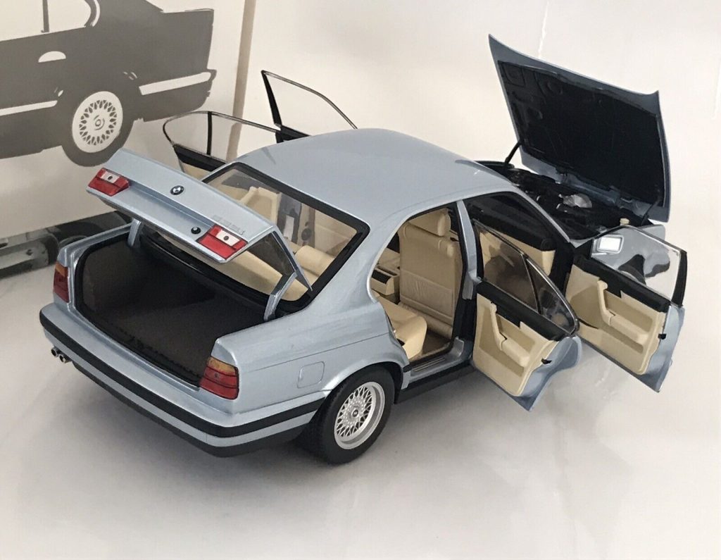 1:18 BMW 535i E34 1988 Light blue metallic - SDmodelcartuning.com