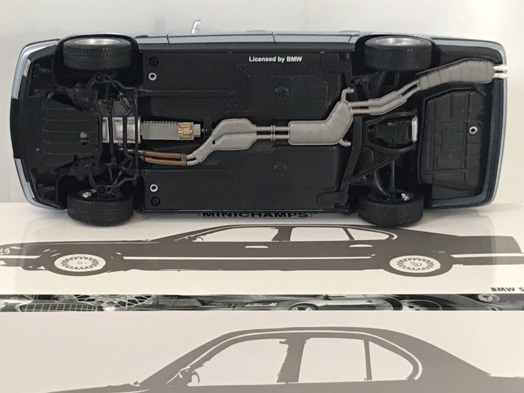 1:18 BMW 535i E34 1988 Light blue metallic - SDmodelcartuning.com