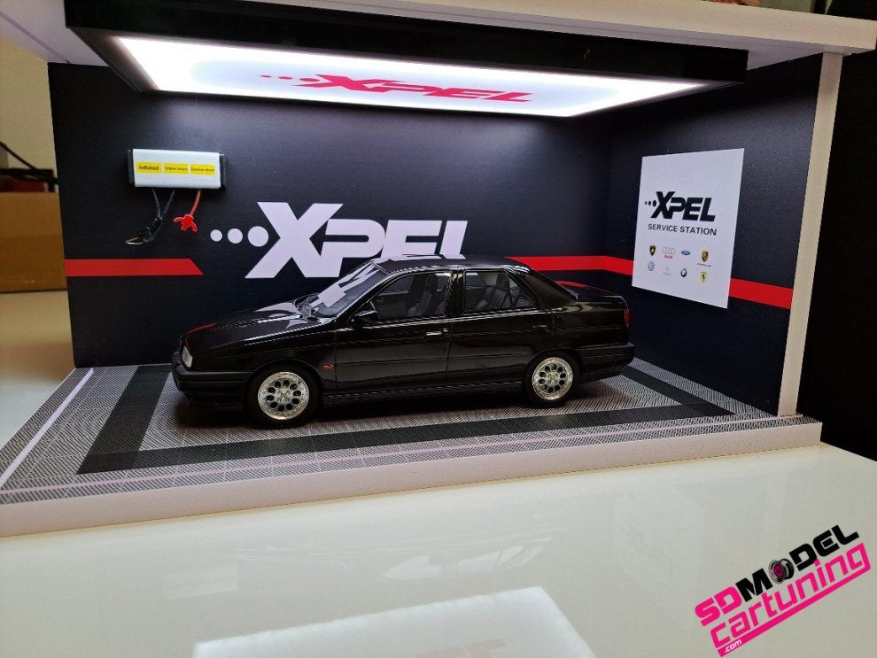 1:18 Service Parking diorama Xpel – Small - Building kit ...
