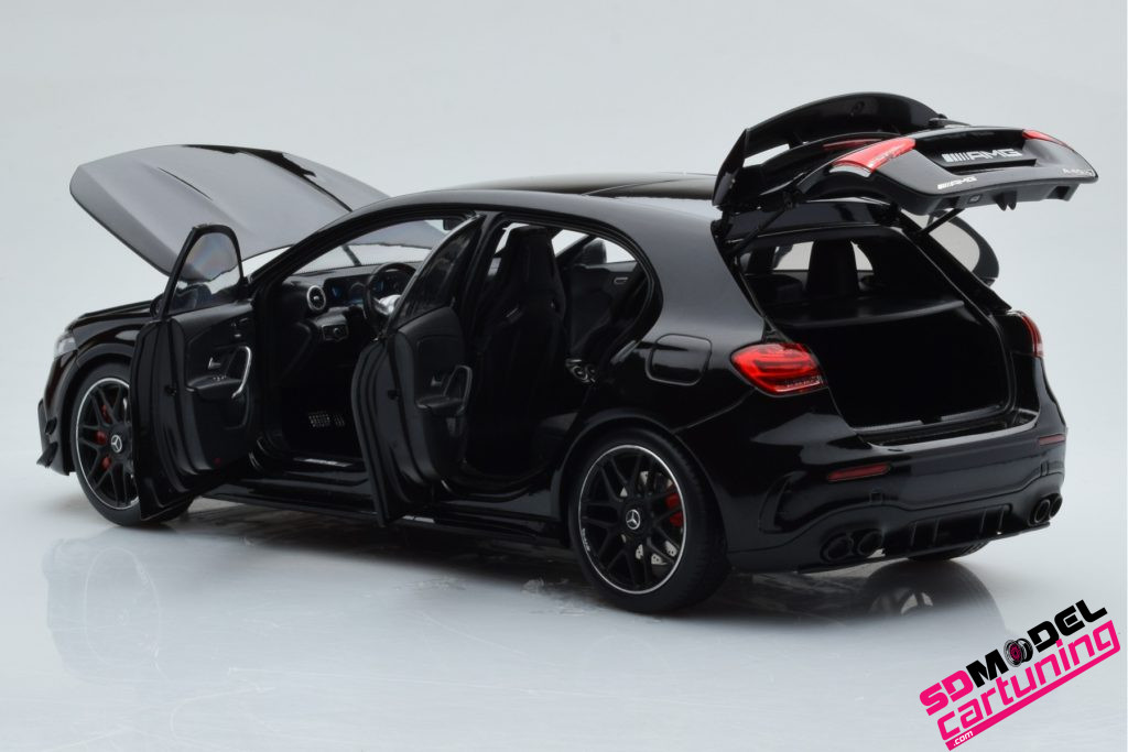1:18 Mercedes-Benz A45 AMG - Zwart - SDmodelcartuning.com