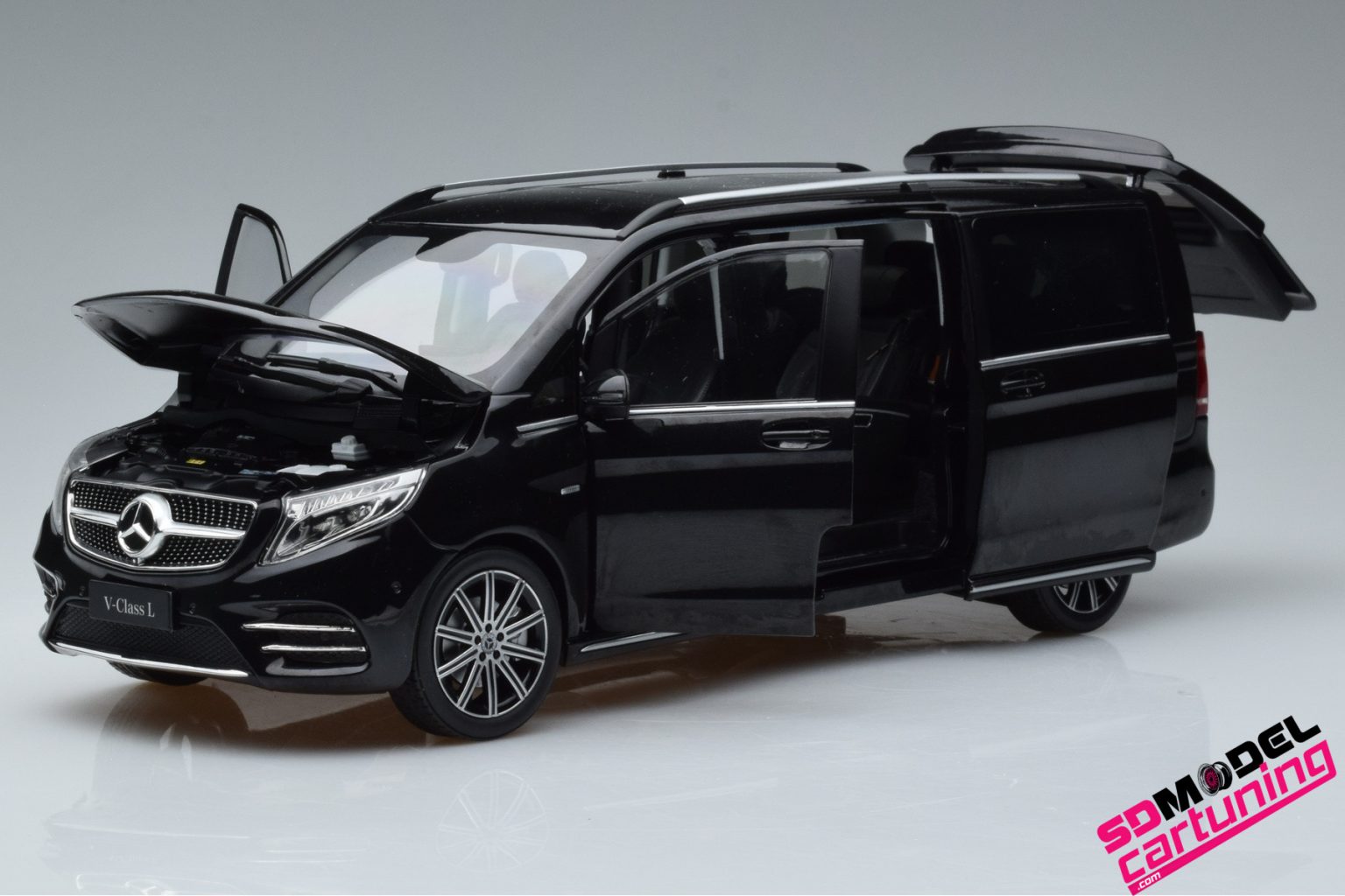 1:18 Mercedes Benz V-klasse V260L - 2023 - Zwart - SDmodelcartuning.com