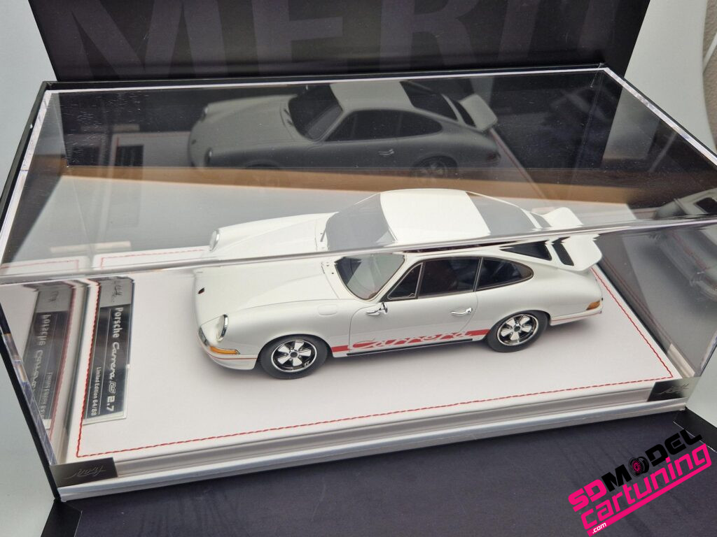 1:18 Porsche 911 Carrera 2.7 RS - White - Includes deluxe display case ...