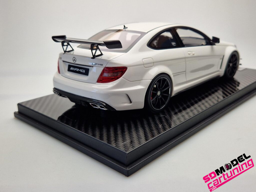 1:18 Mercedes Benz C63 AMG Black series - White - SDmodelcartuning.com