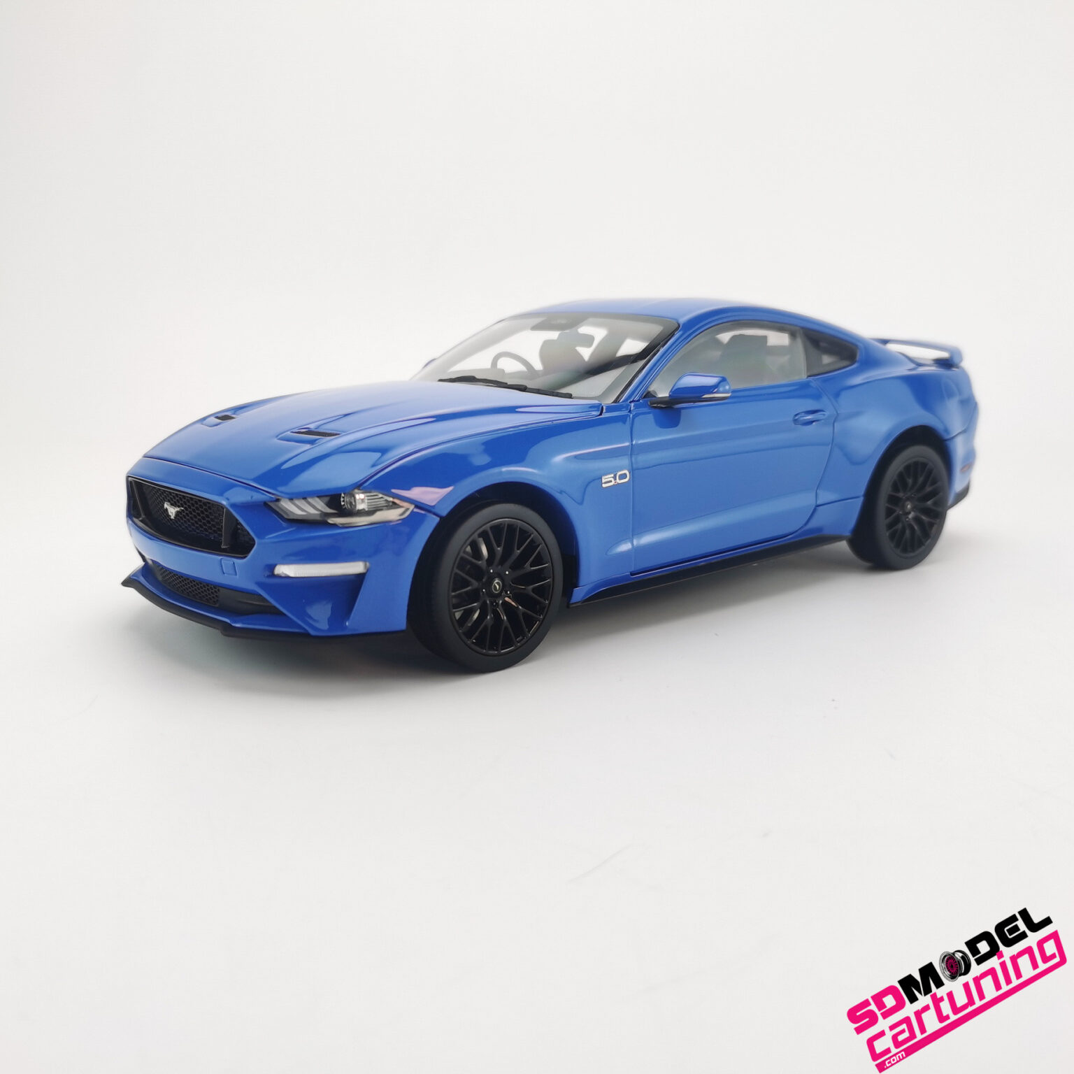 1:18 Ford Mustang GT - 2019 - Blauw inclusief tuning kit ...